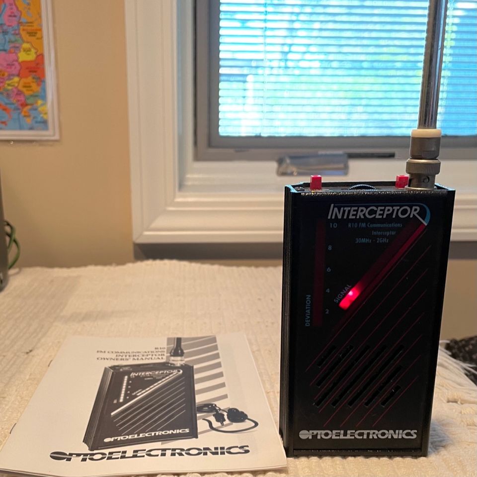 R10 FM Communication Interceptor